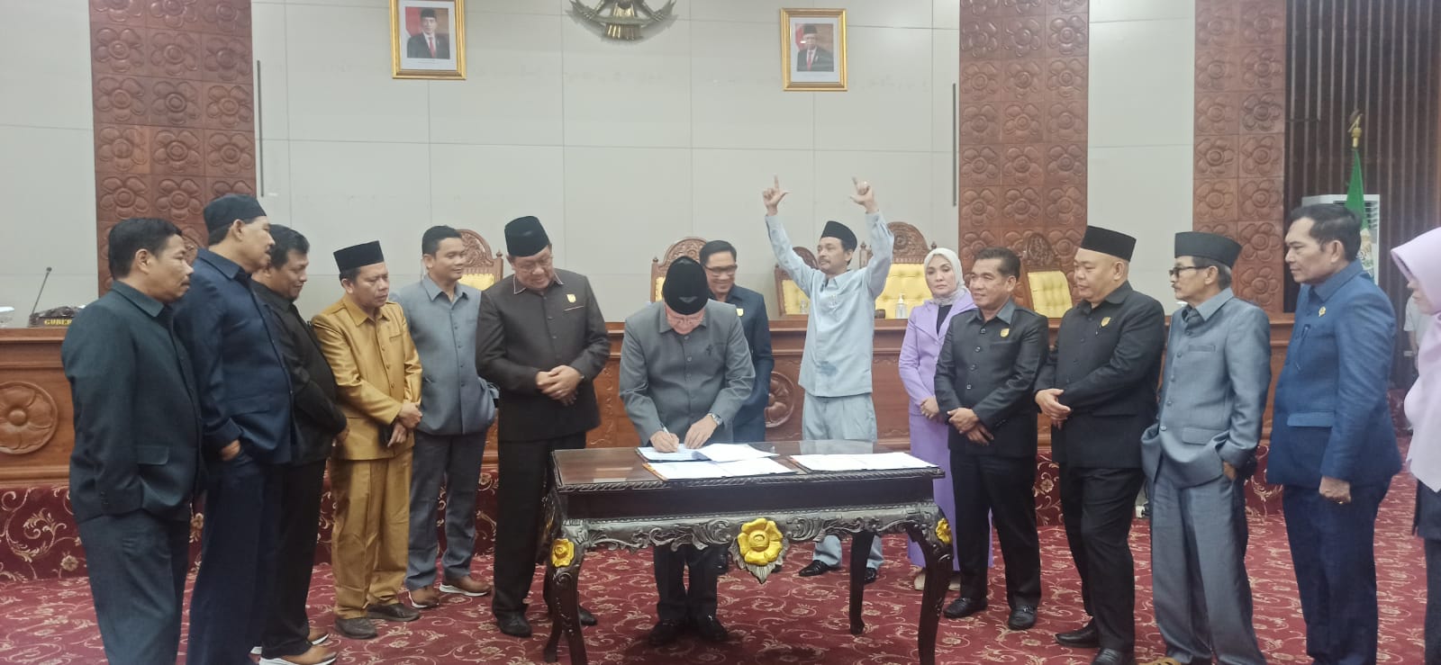 DPRD Provinsi Bengkulu Gelar Rapat Paripurna Penandatanganan Nota KUA-PPAS APBD TA 2024 ...