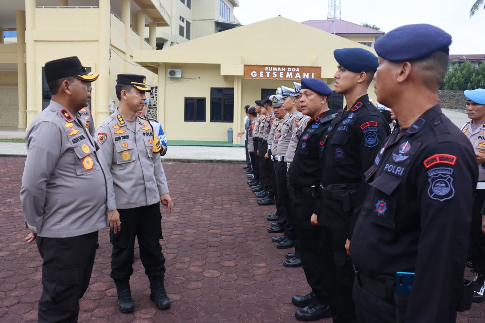 "Wakapolda Bengkulu Lakukan Pengecekan Kesiapan Personil, Antisipasi Potensi Ancaman dalam ...