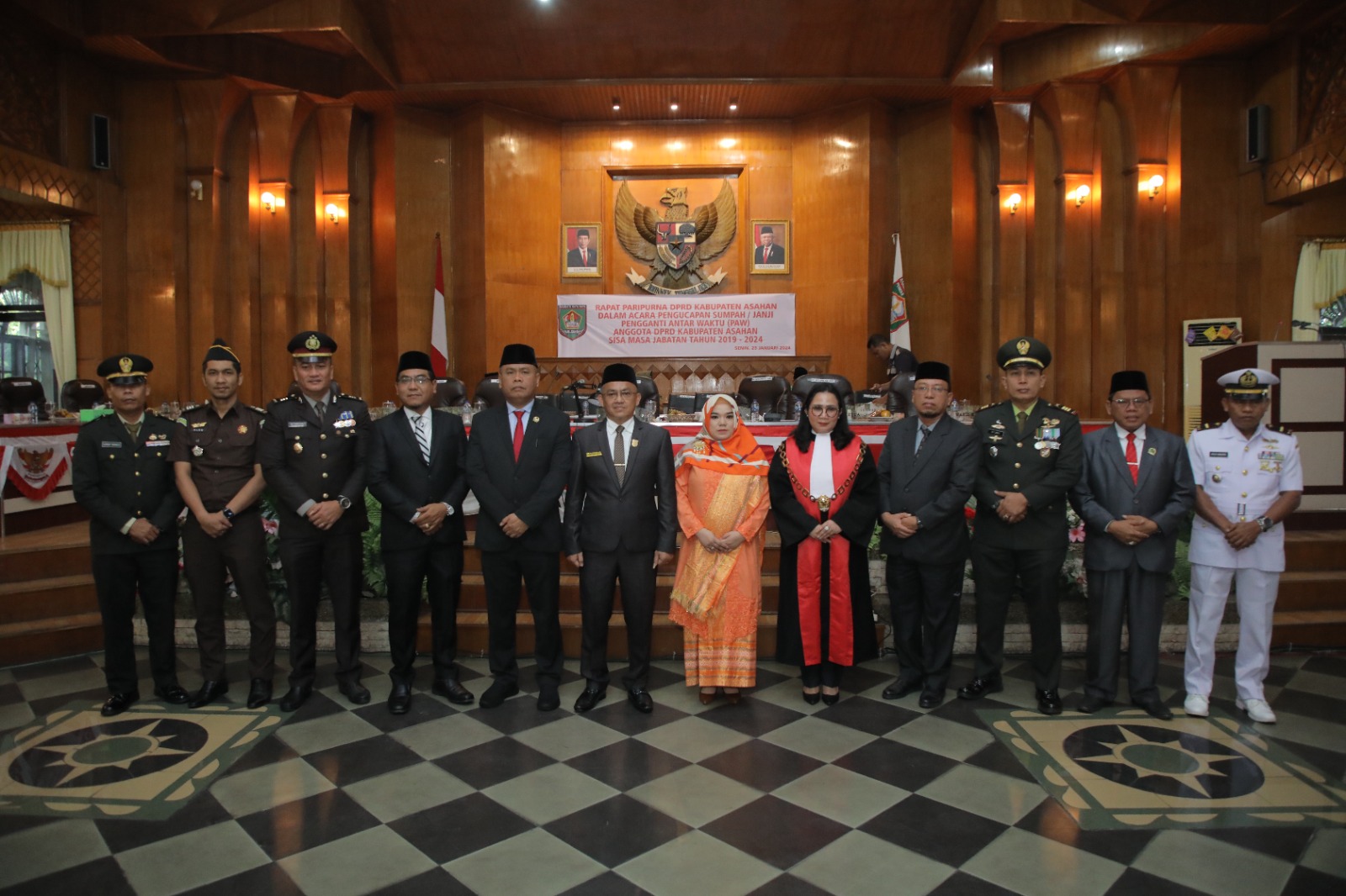 Sekretaris Daerah Kabupaten Asahan Ikuti Pengambilan Sumpah/Janji PAW Anggota DPRD Kabupaten ...