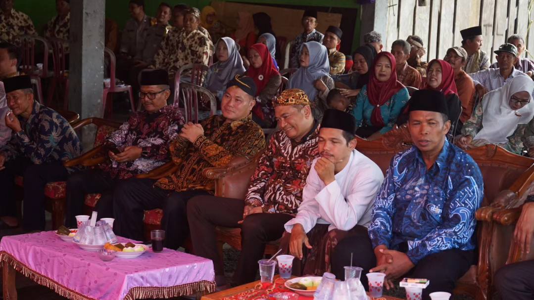 Suasana Meriah di Acara Halal Bihalal: Potret Kebersamaan Masyarakat Jawa di Bengkulu Tengah ...