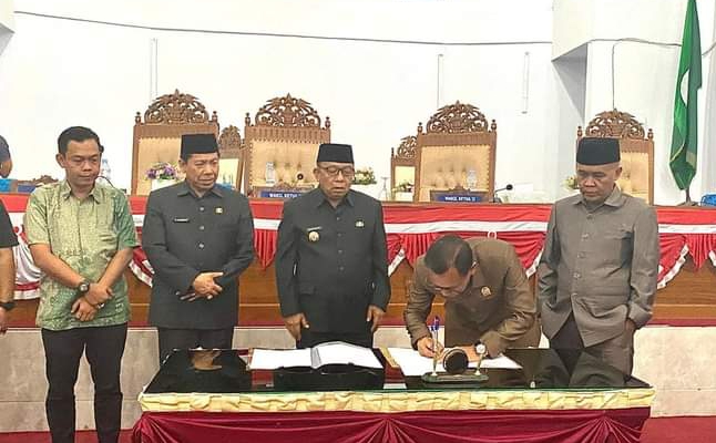 Rapat Paripurna DPRD Kabupaten Seluma: Pendapat Akhir Fraksi Terhadap RAPBD TA 2025 - Sinarfakta.com