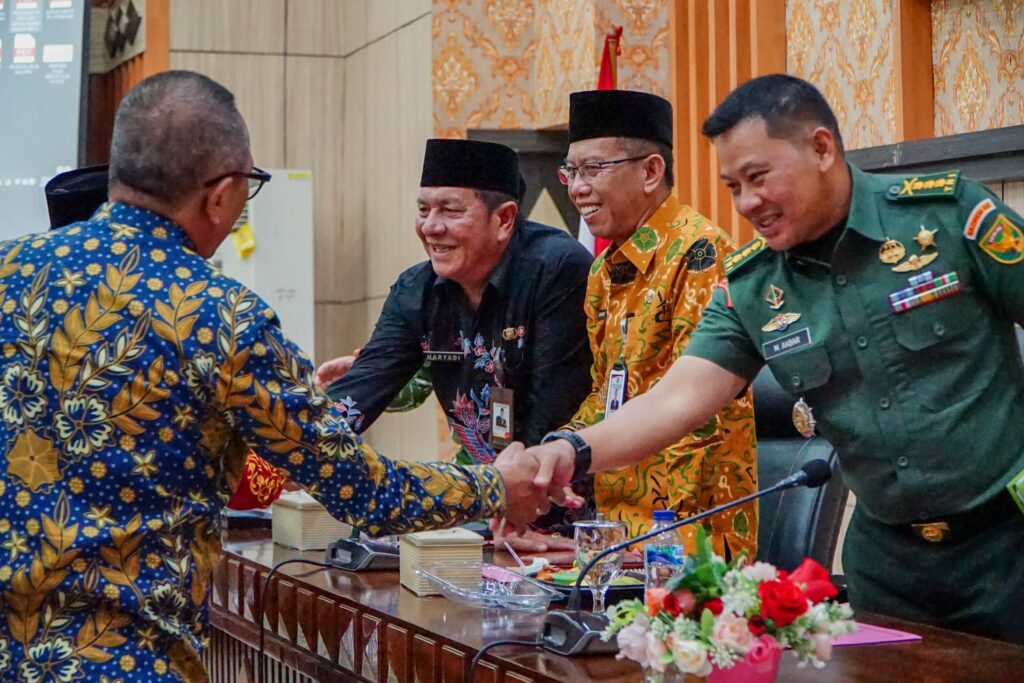 Pelantikan Gubernur dan 7 Bupati Terpilih Digelar Serentak pada 6 Februari 2025 - Sinar Fakta